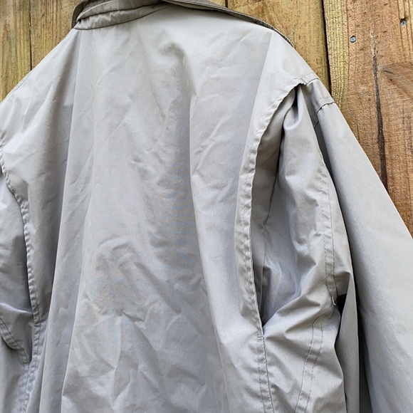 Members Only | Jackets & Coats | Euc Vintage Members Only Mariner Beige ...